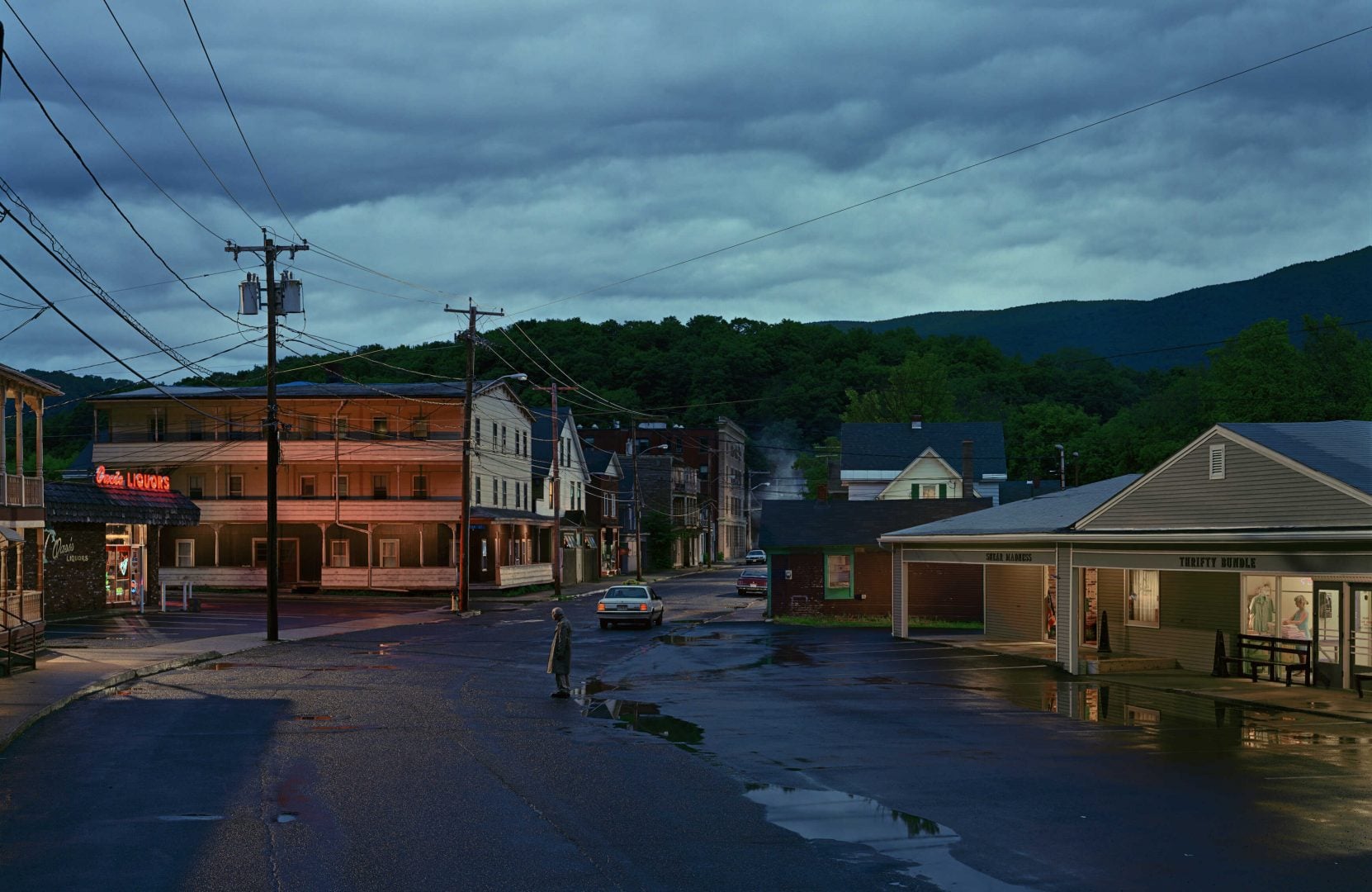 Gregory Crewdson e le sue foto che sono quasi un film | Collater.al