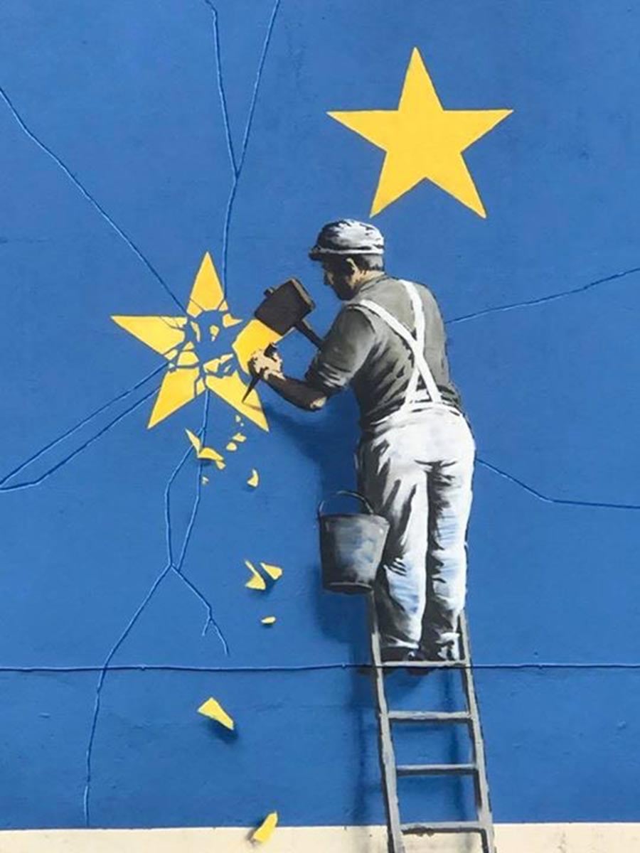 The Brexit in the new Banksy’ murals in Dover | Collater.al