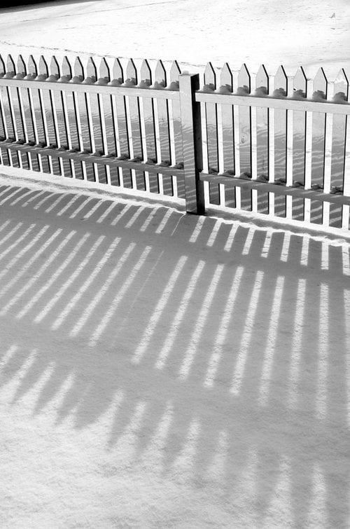 Mirror Fence, Alyson Shotz's free fences | Collater.al