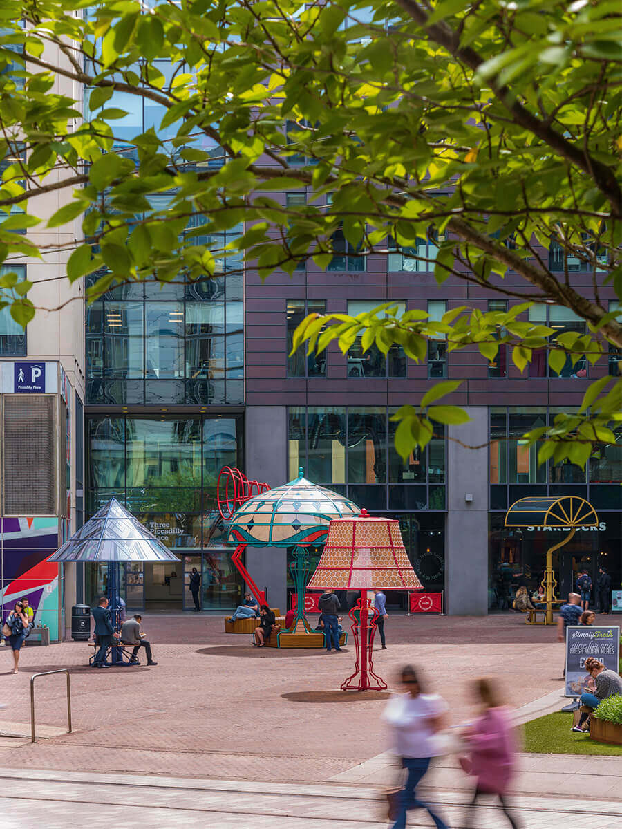 The Manchester Lamps, the installation that tells the history of the ...