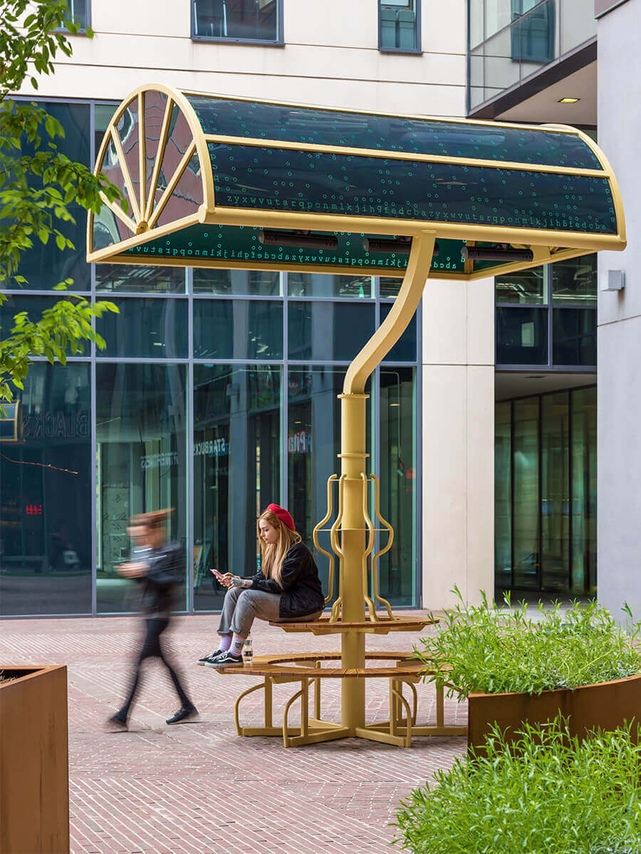 The Manchester Lamps, the installation that tells the history of the ...