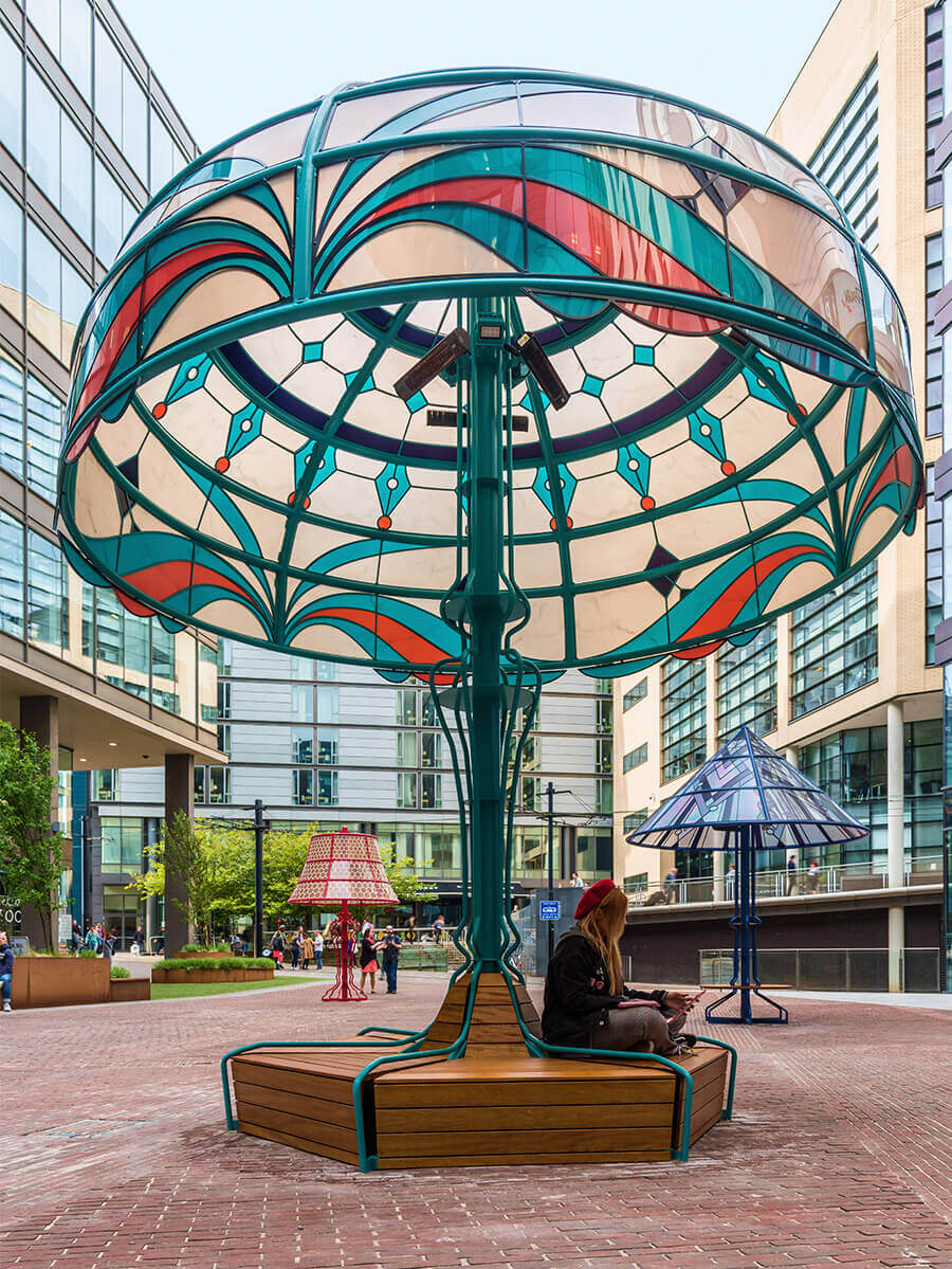 The Manchester Lamps, the installation that tells the history of the ...
