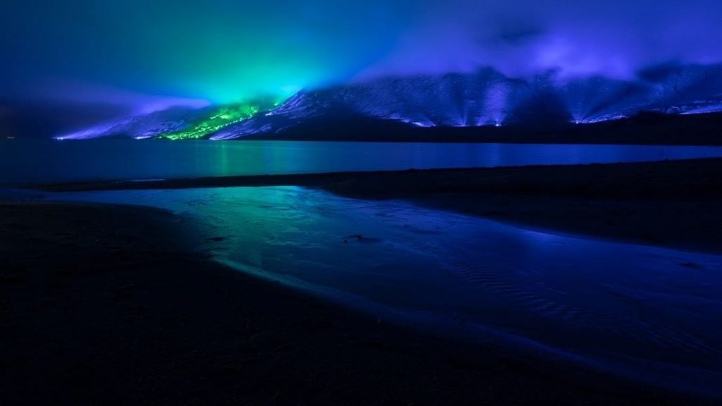Kari Kola, the Finnish artist who paints with light | Collater.al
