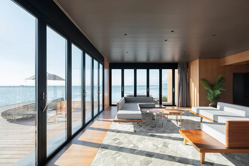 The floating hotel in the middle of the sea by Balance Design | Collater.al