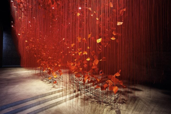 "I hope ...”, the latest installation by Chiharu Shiota | Collater.al