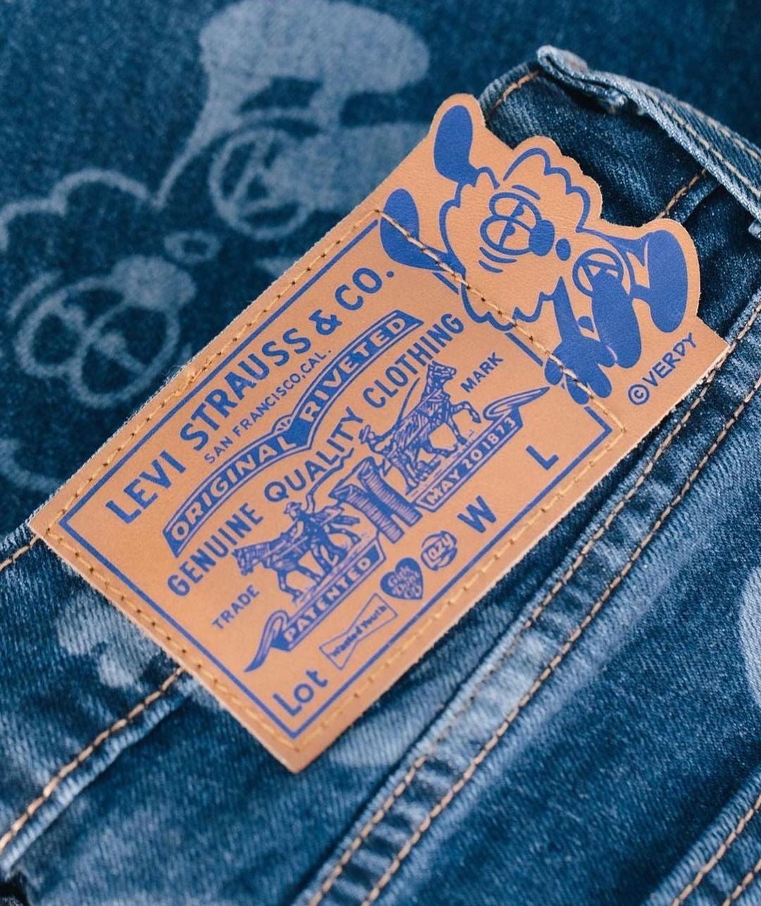 The story of Levi's Two Horse logo | Collater.al