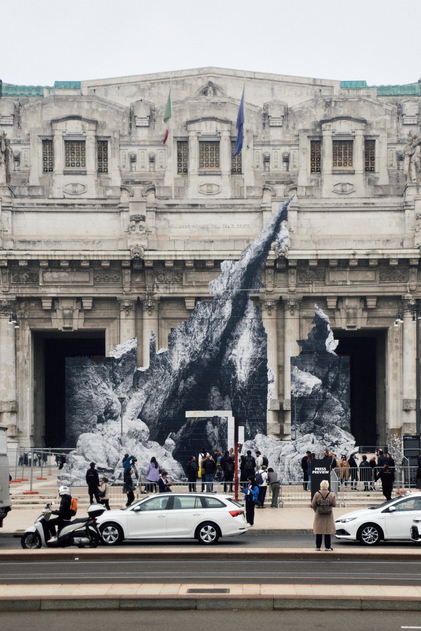 Street artist JR returns to Milan | Collater.al