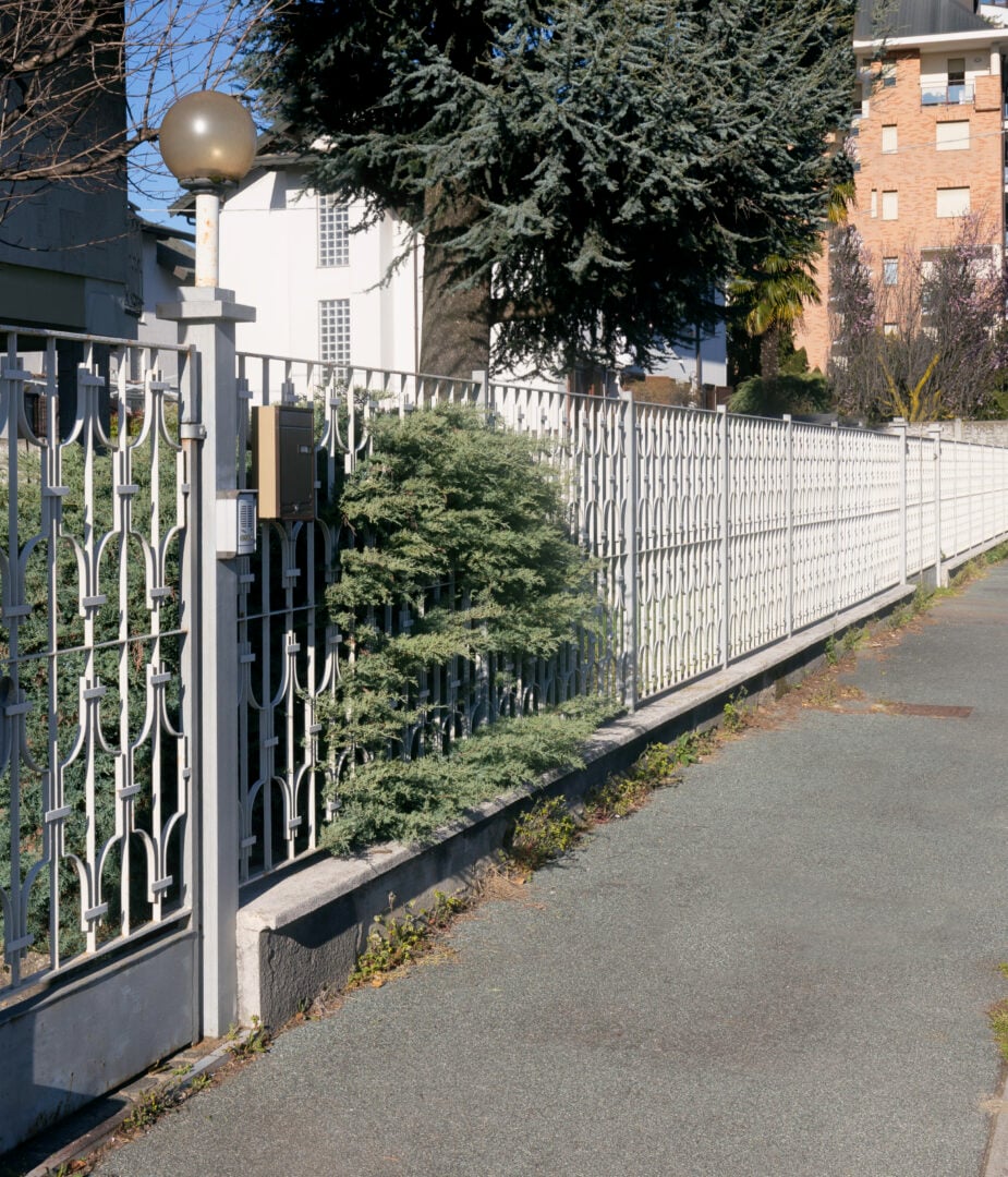 Sarah Slappey represents the constraint of being a body | Collater.al