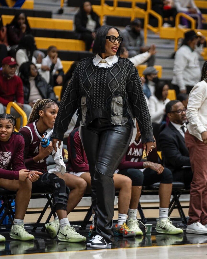 Coach Dawn brings elegance and streetwear courtside | Collater.al