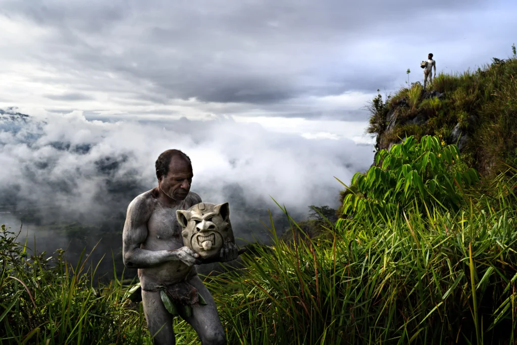 Alessandro Bergamini tells the story of the Asaro of Papua New Guinea ...